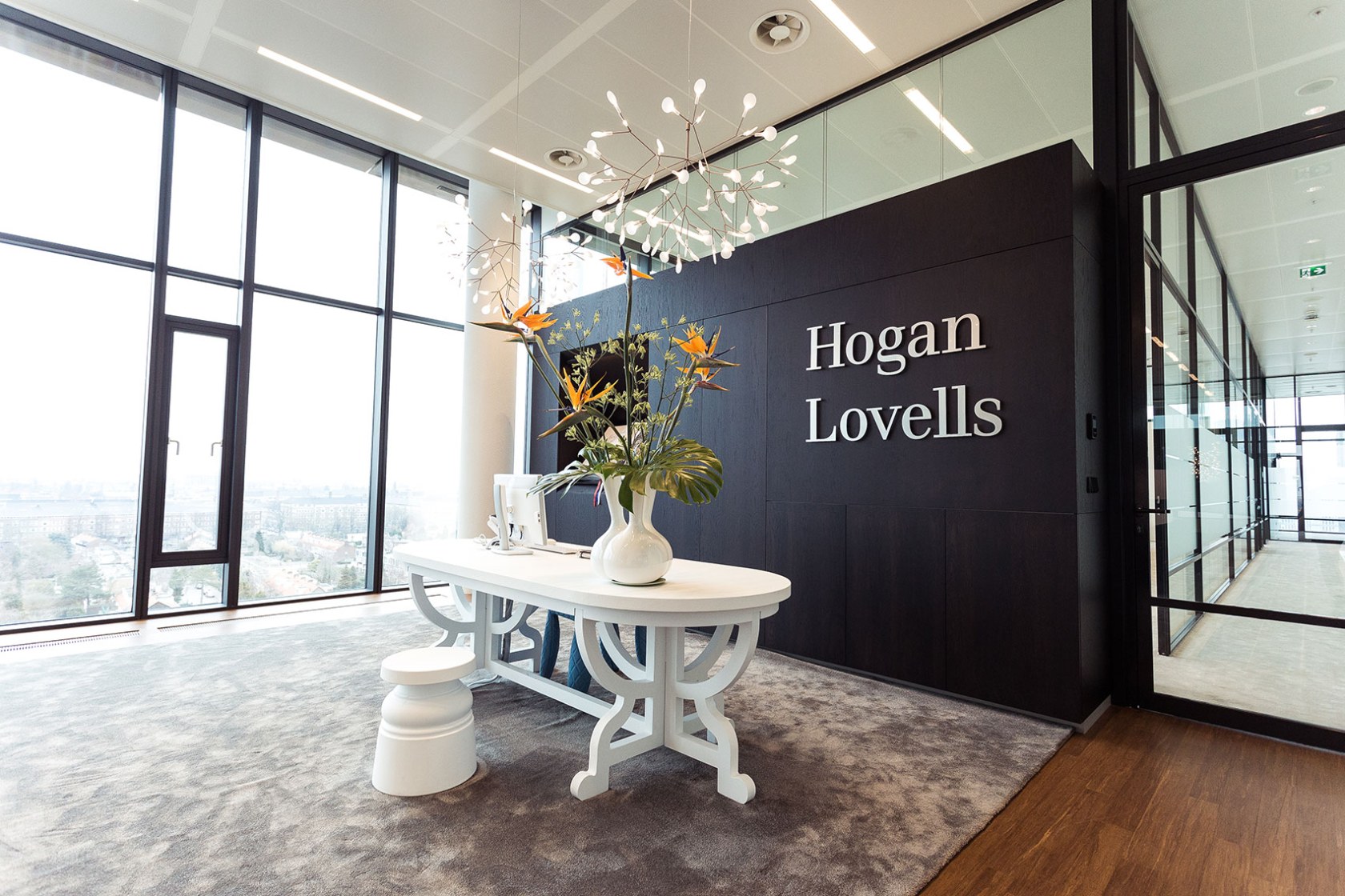 Hogan Lovells Amsterdam: Defined by difference - Het Advocatenblad